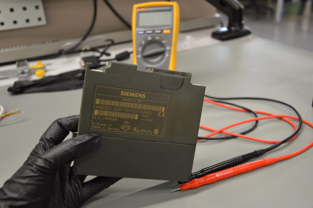 PLC: tipi, funzionamento, programmazione