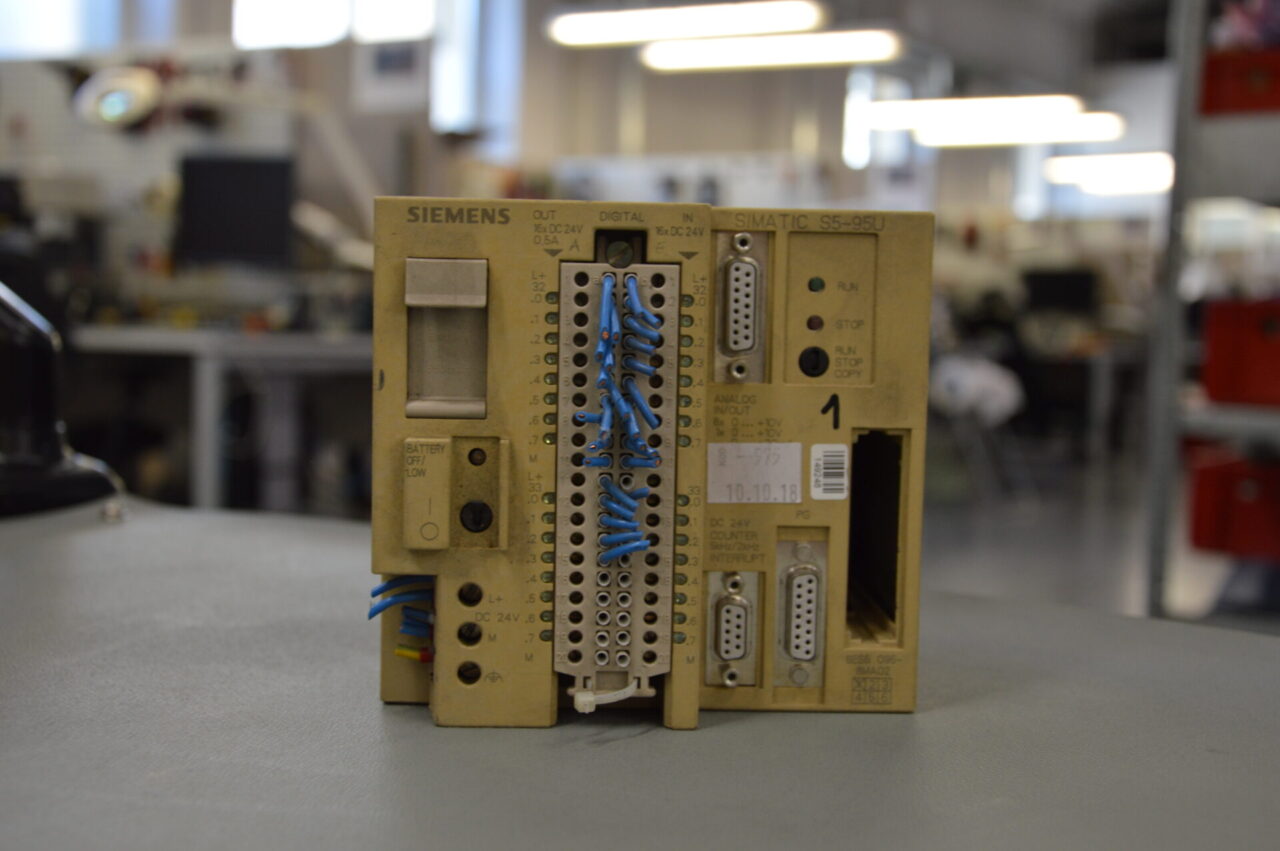 PLC: tipi, funzionamento, programmazione